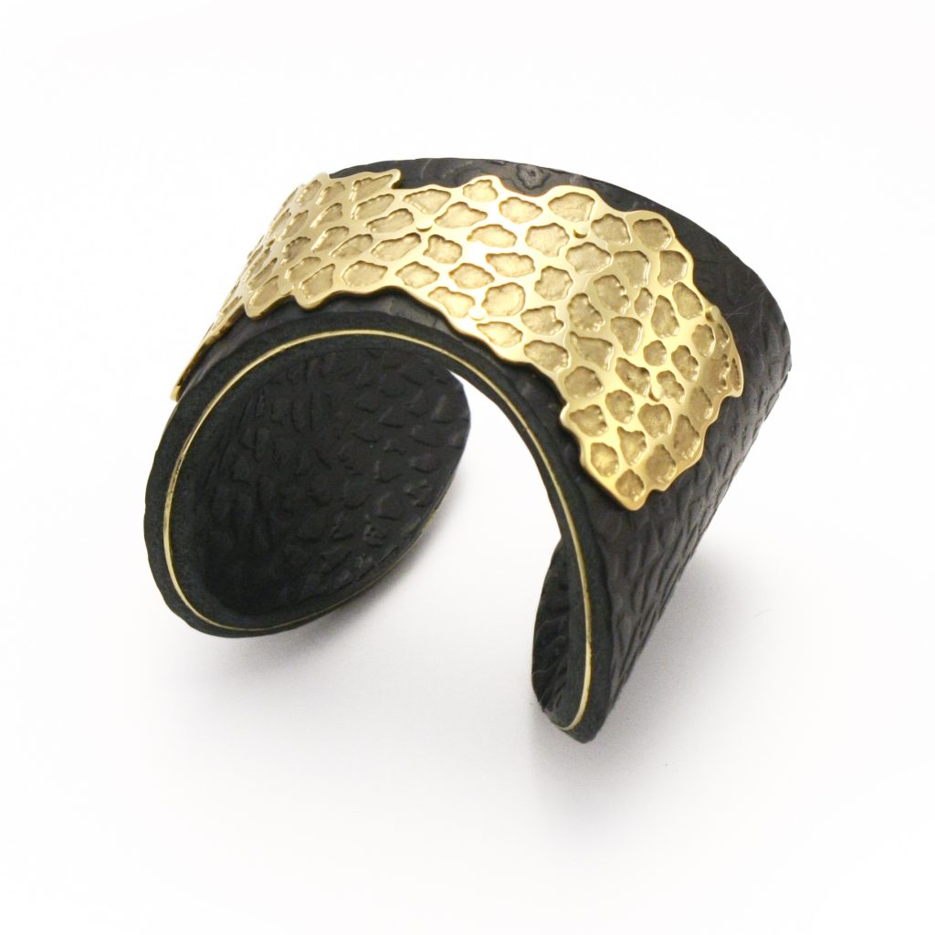 SKIN TEXTURED CUFF WITH GOLD OVERLAY - The New Artisan